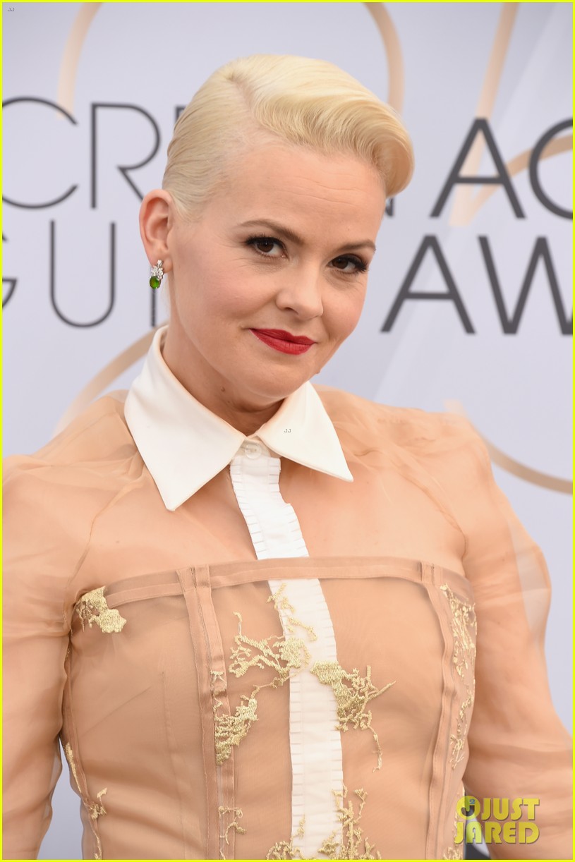 Betty Gilpin & 'Glow' Cast Celebrate at SAG Awards 2019: Photo 4218619 ...