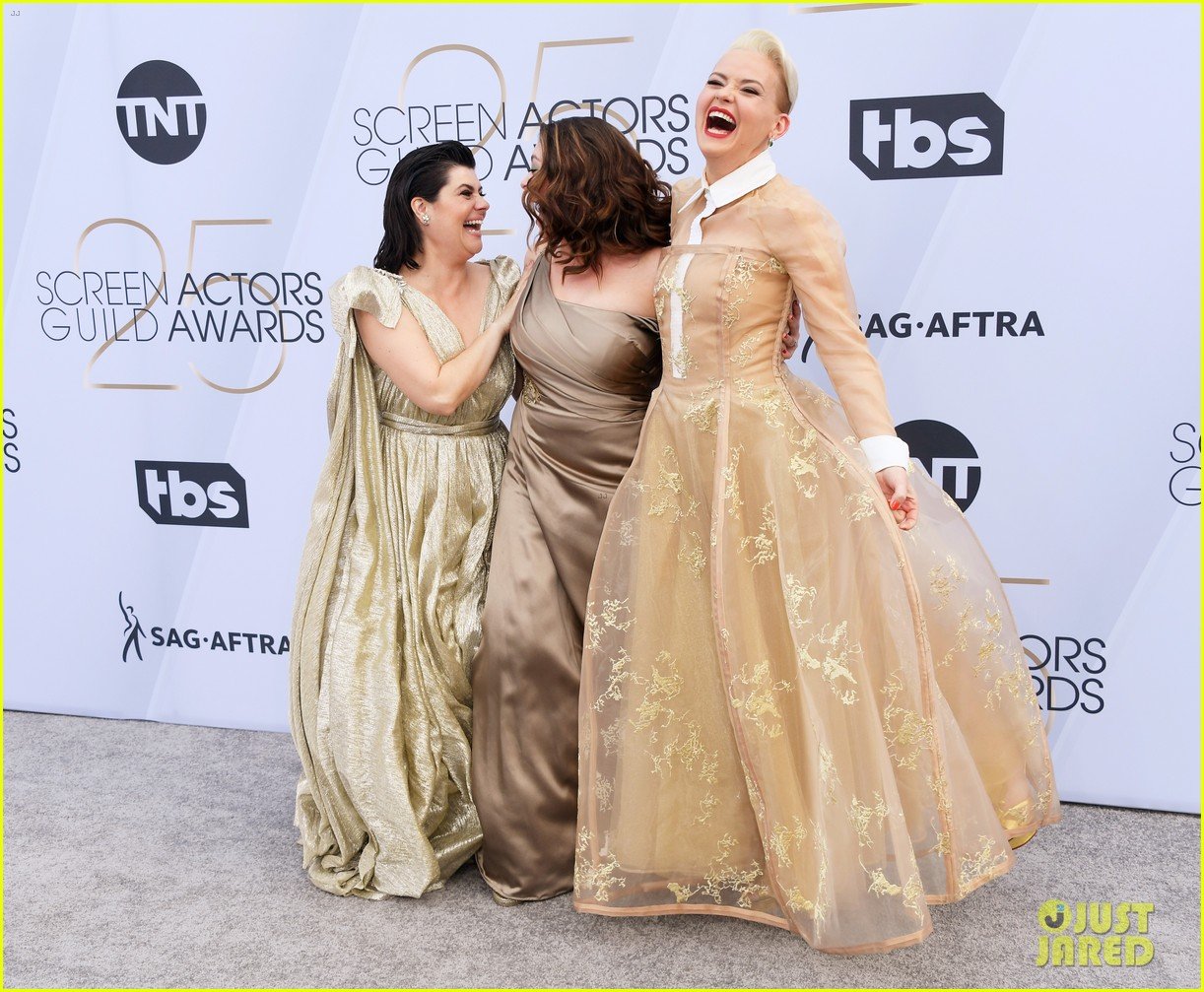 Betty Gilpin & 'Glow' Cast Celebrate at SAG Awards 2019: Photo 4218621 ...