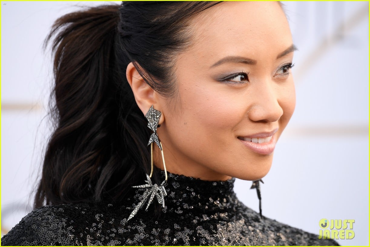 Betty Gilpin & 'Glow' Cast Celebrate at SAG Awards 2019: Photo 4218624 ...