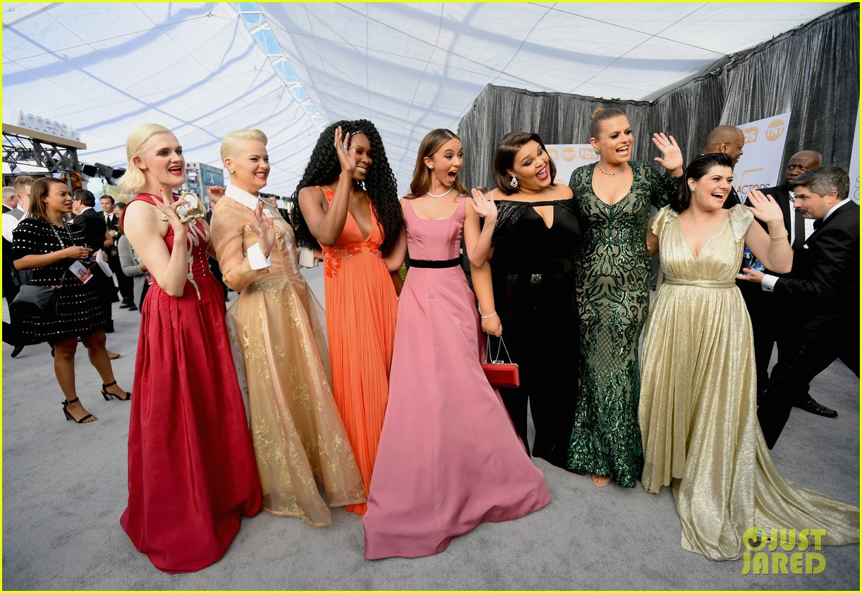 Betty Gilpin & 'Glow' Cast Celebrate at SAG Awards 2019: Photo 4218634 ...