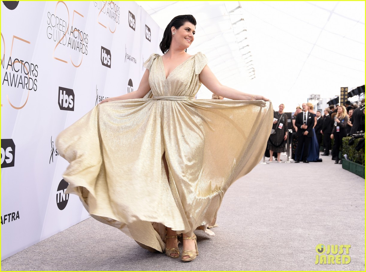 Betty Gilpin & 'Glow' Cast Celebrate at SAG Awards 2019: Photo 4218635 ...