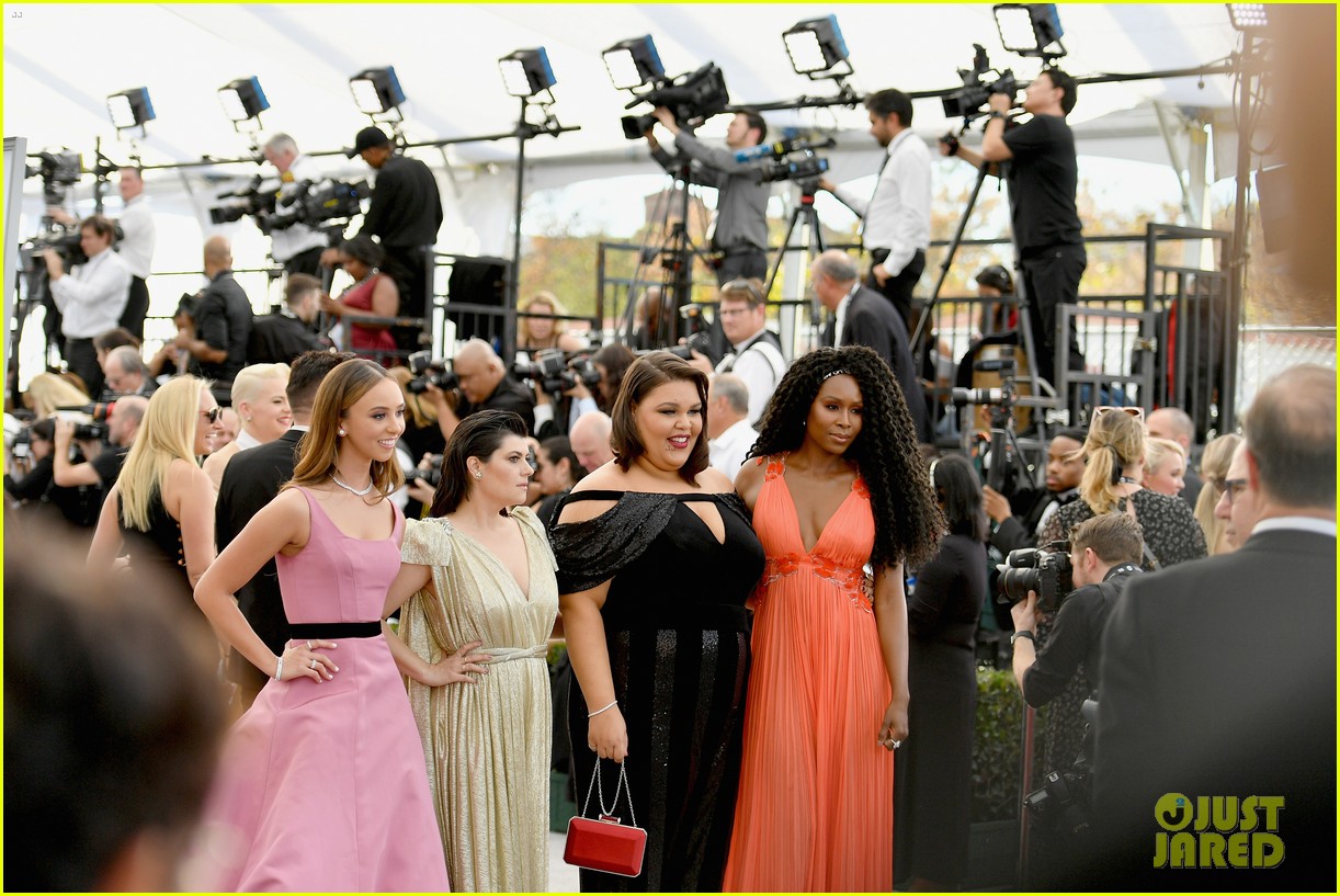 Betty Gilpin & 'Glow' Cast Celebrate at SAG Awards 2019: Photo 4218636 ...