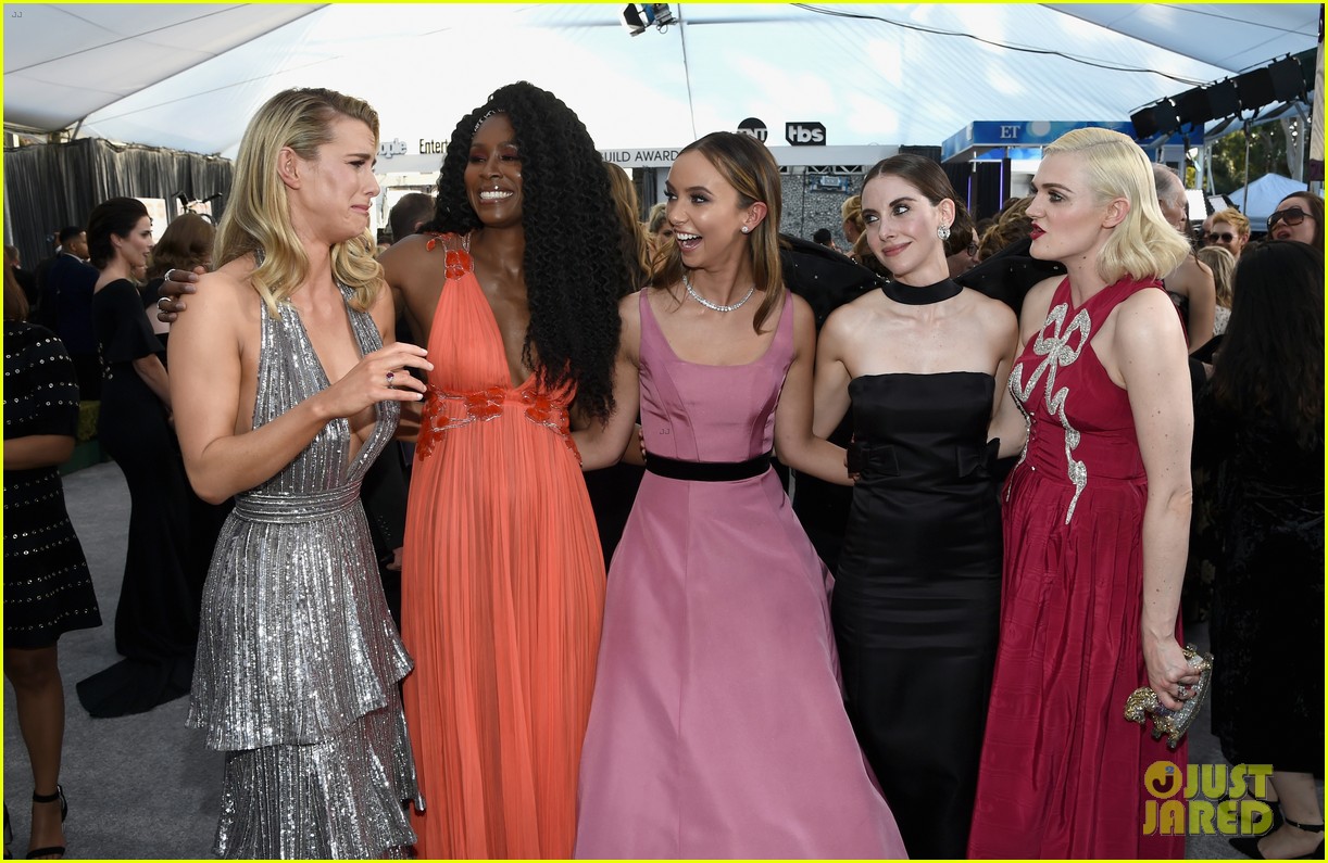 Betty Gilpin & 'Glow' Cast Celebrate at SAG Awards 2019: Photo 4218644 ...