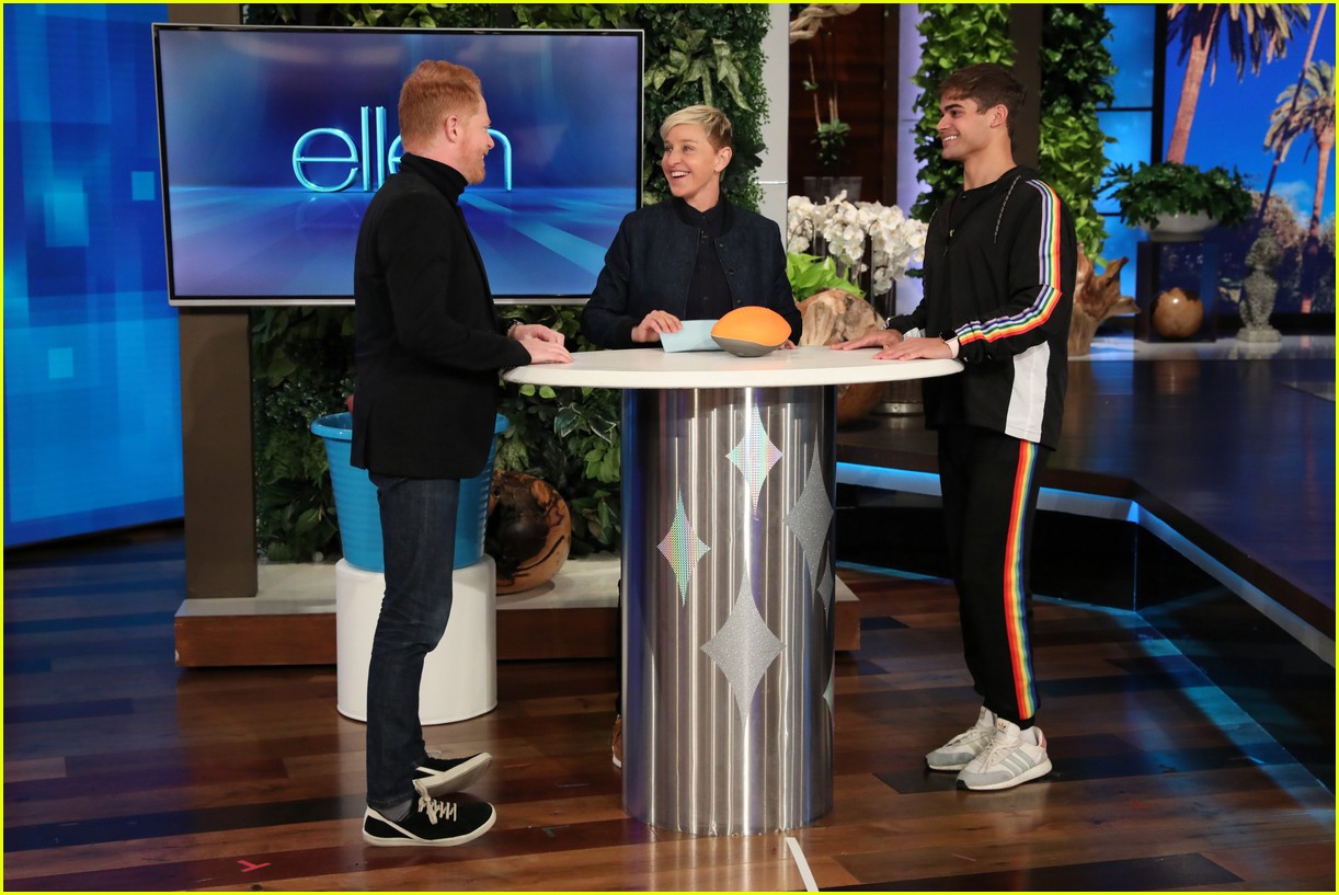 Jesse Tyler Ferguson Does a Spot-On Celine Dion Impression - Watch ...