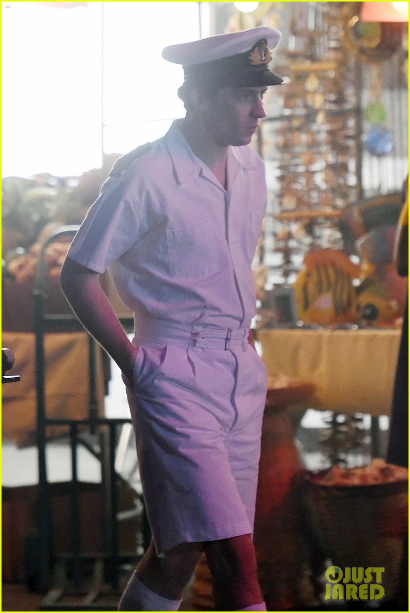 Josh O'Connor Gets Into Character as Prince Charles While Filming 'The ...