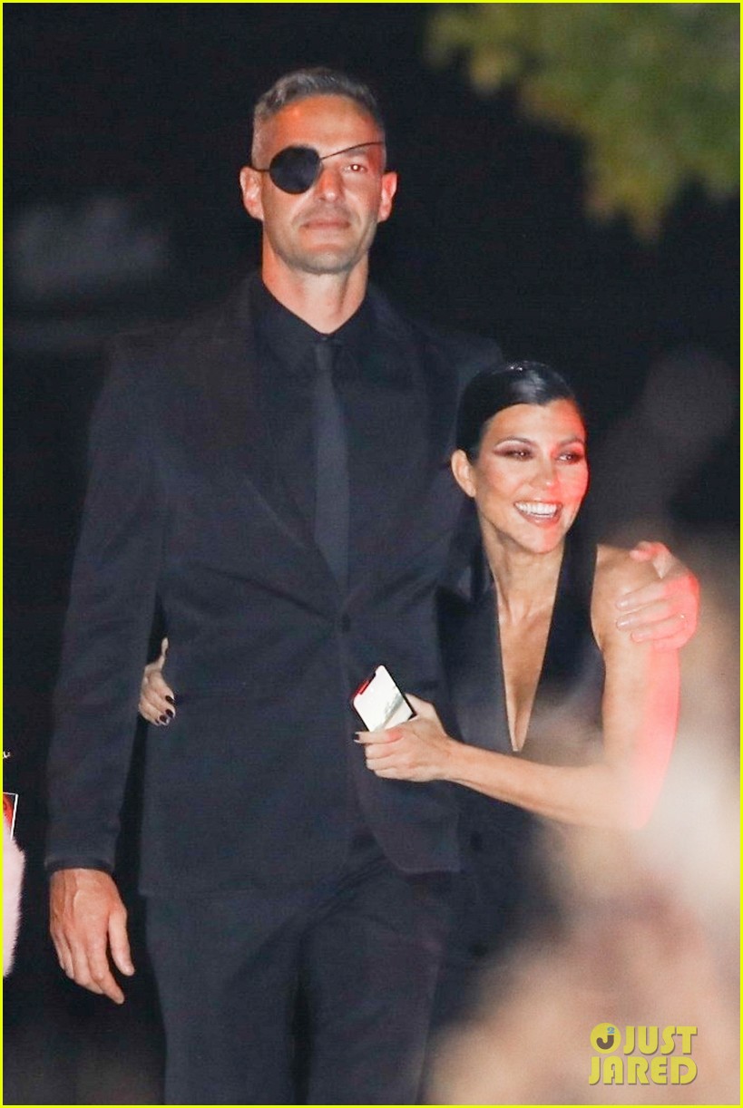 Kim Kardashian & Kanye West Arrive for John Legend's Party: Photo ...