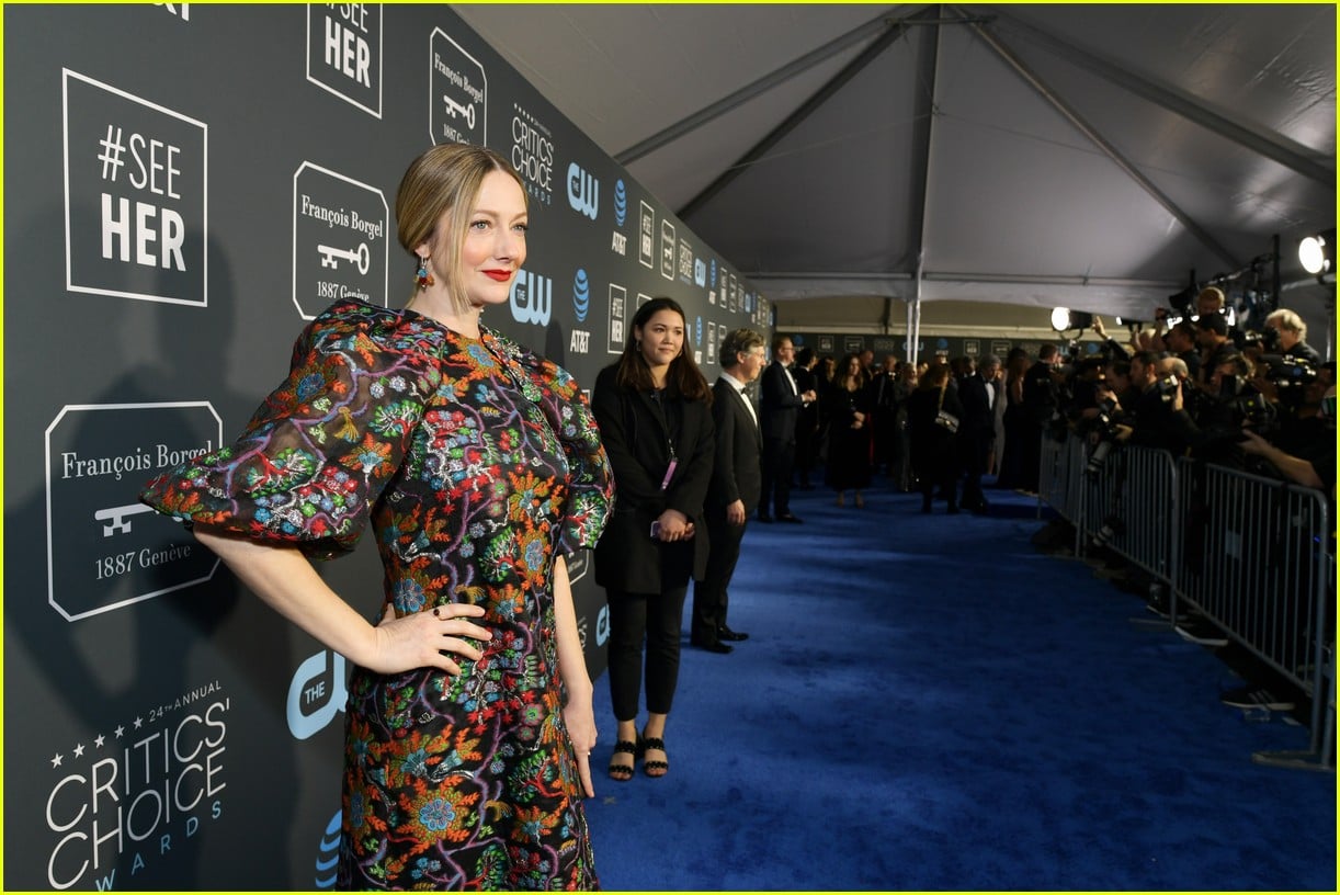Debra Messing & Judy Greer Stun at Critics' Choice Awards 2019: Photo ...