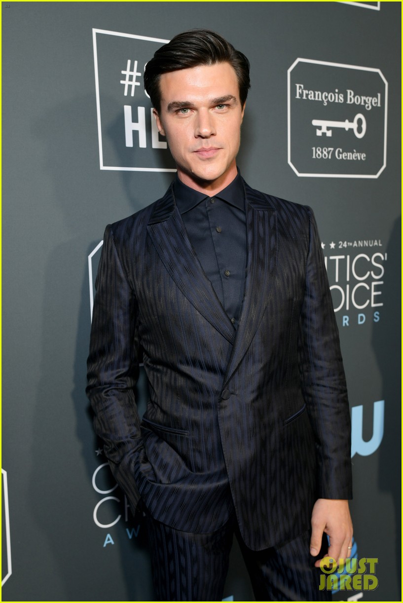 Ryan Murphy Reveals 10 Actors Joining Sarah Paulson in Netflix's ...