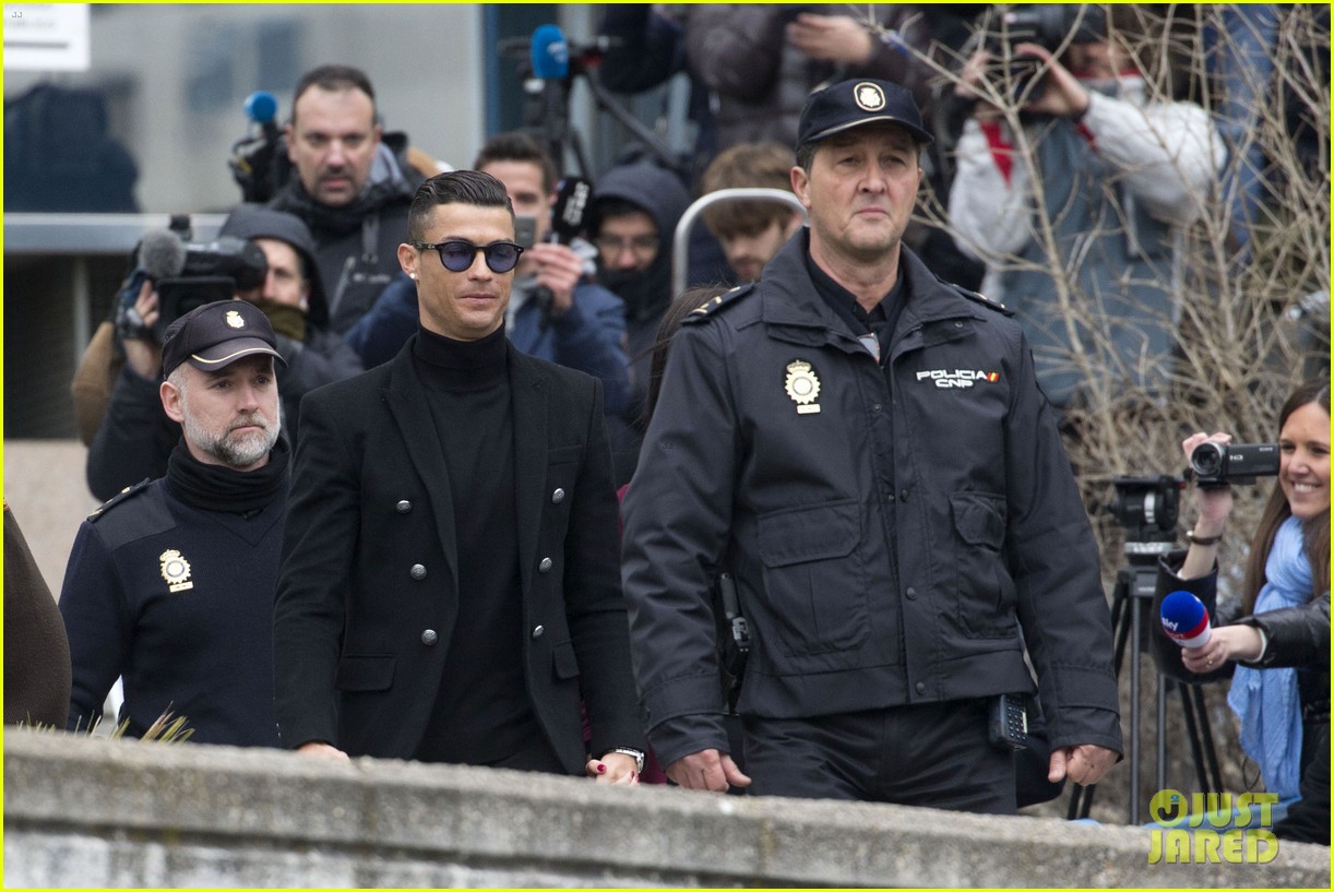 Cristiano Ronaldo Pleads Guilty to Tax Fraud & Avoids Jail Term: Photo ...