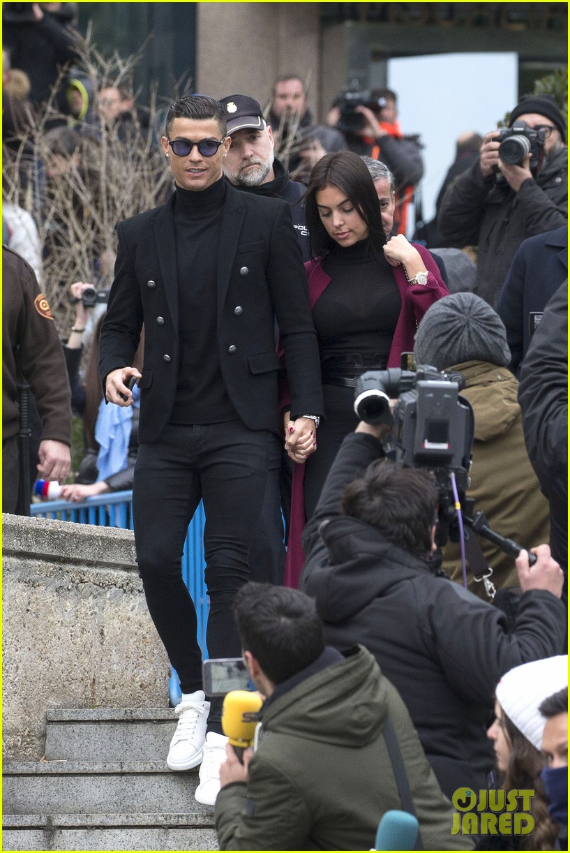 Cristiano Ronaldo Pleads Guilty to Tax Fraud & Avoids Jail Term: Photo ...