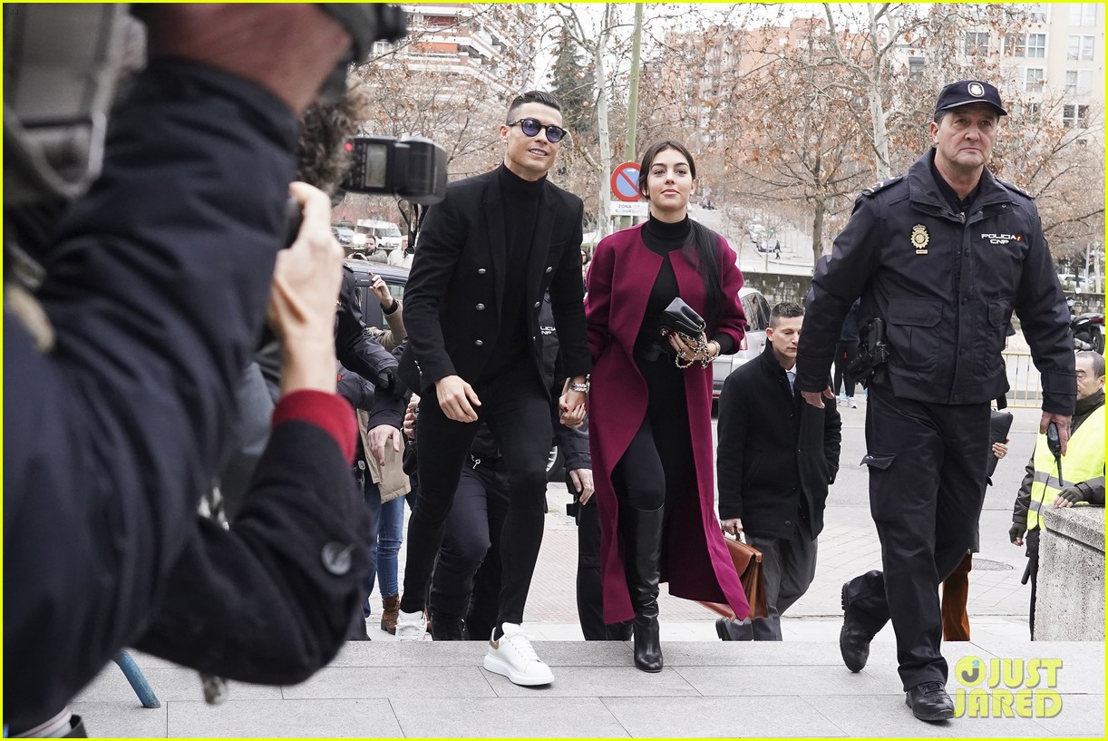 Cristiano Ronaldo Pleads Guilty to Tax Fraud & Avoids Jail Term: Photo ...