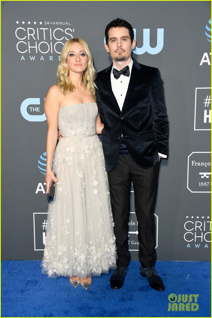 Ryan Gosling Joins 'First Man' Cast at Critics' Choice Awards 2019 ...