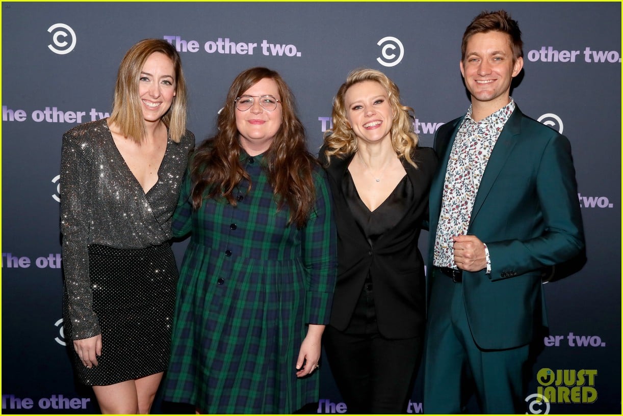 'The Other Two' Cast Get Star-Studded Support at Series Premiere Party ...