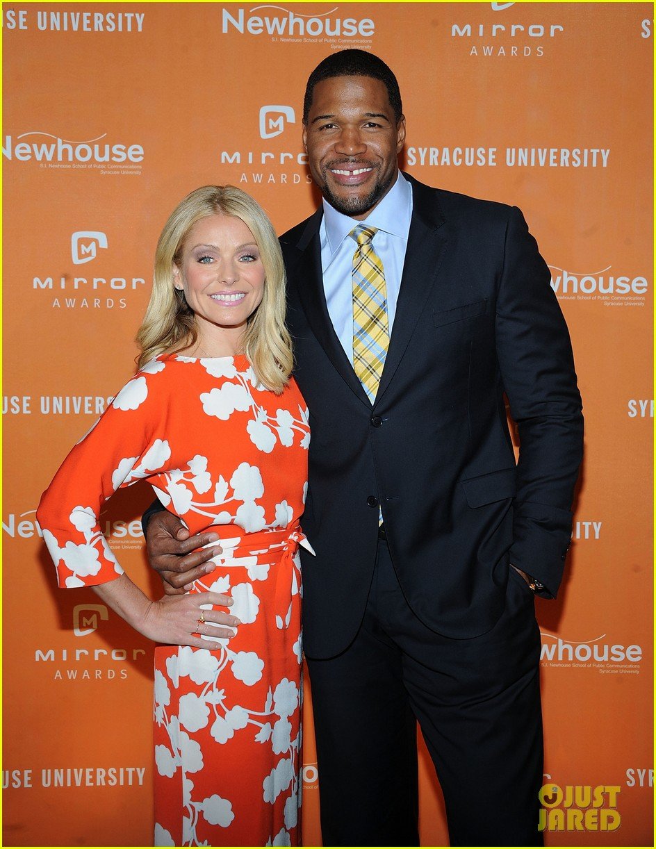 Michael Strahan Reveals He Hasn't Spoken to Kelly Ripa in a 'Long Time ...