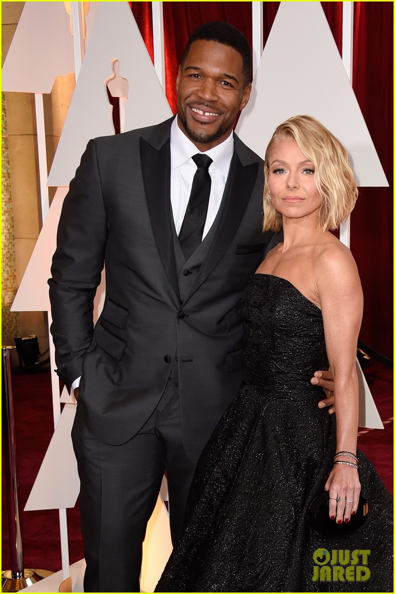 Michael Strahan Reveals He Hasn't Spoken to Kelly Ripa in a 'Long Time ...