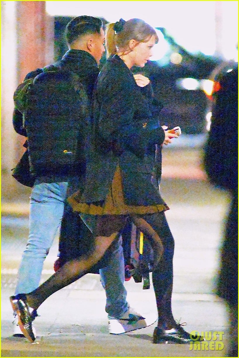 Taylor Swift Works on New Music in the Recording Studio!: Photo 4213564 ...