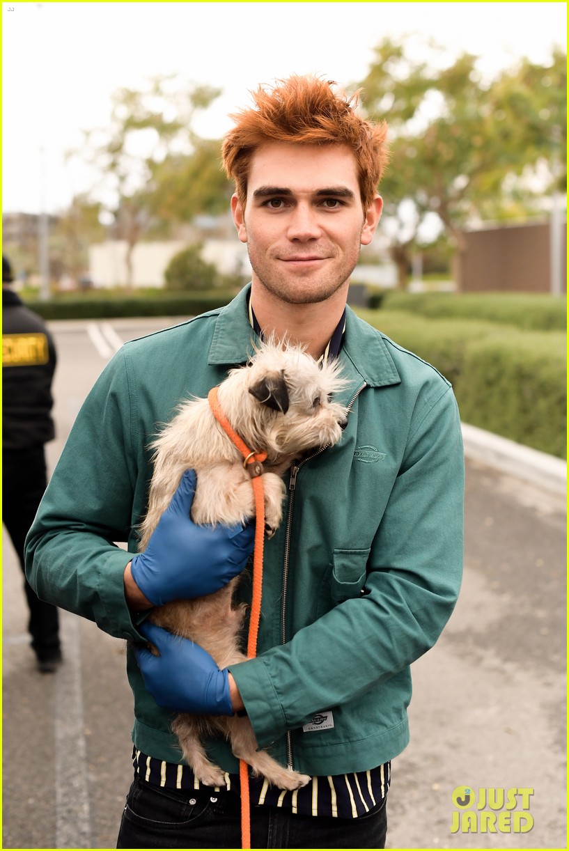 KJ Apa Poses with Cute Dogs While Volunteering with ASPCA: Photo ...
