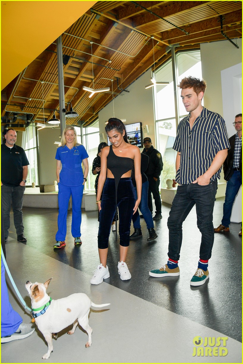 KJ Apa Poses with Cute Dogs While Volunteering with ASPCA: Photo ...