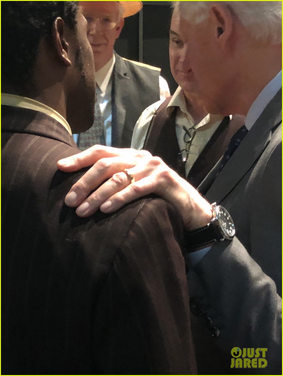 Hillary & Bill Clinton Arrive to Cheering Fans at Broadway Show: Photo ...