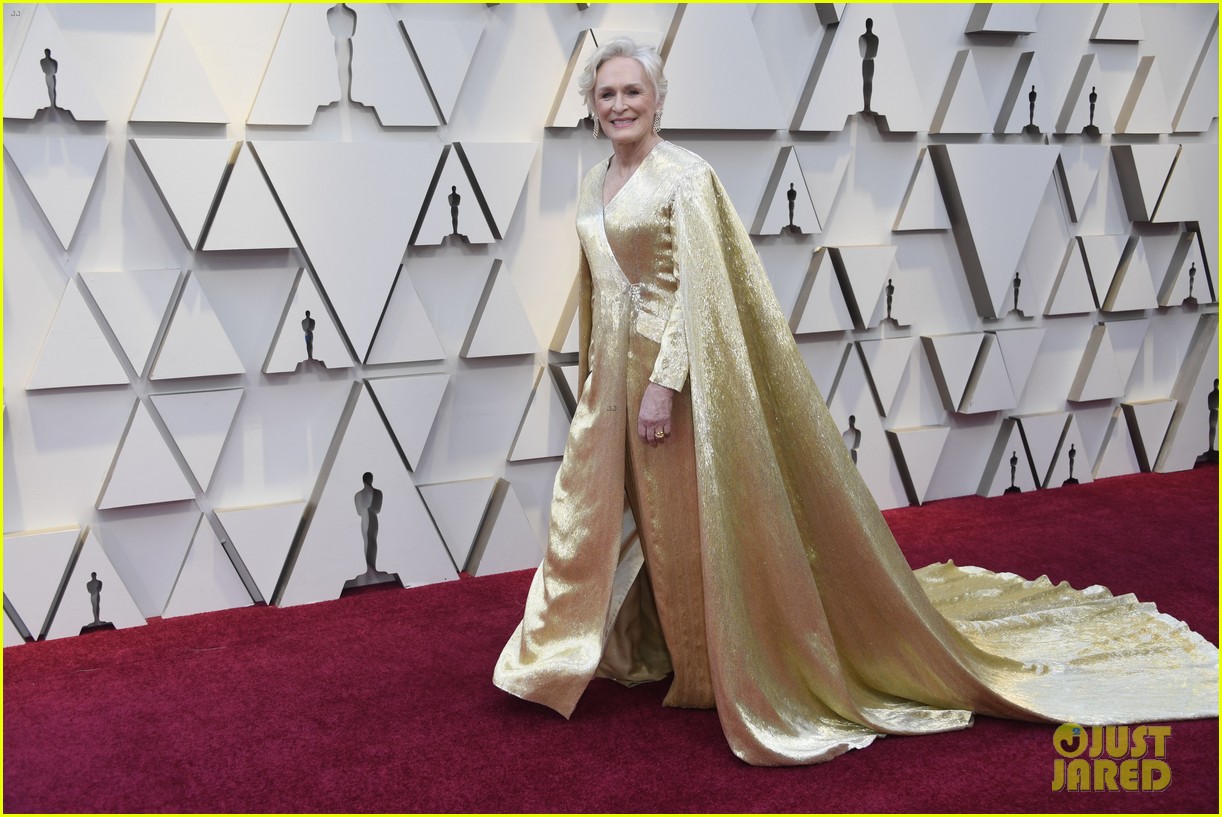 Glenn Close Wears a Gold Cape on Oscars 2019 Red Carpet: Photo 4245295 ...