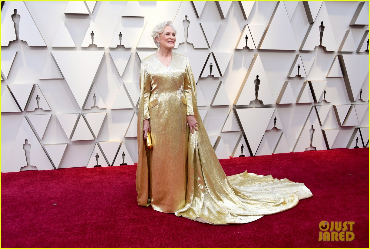 Glenn Close Wears a Gold Cape on Oscars 2019 Red Carpet: Photo 4245296 ...