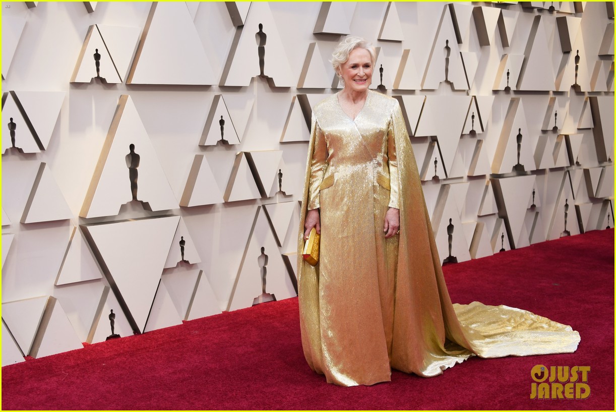 Glenn Close Wears a Gold Cape on Oscars 2019 Red Carpet: Photo 4245297 ...