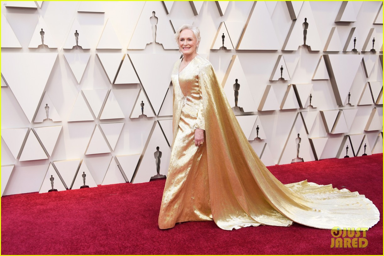 Glenn Close Wears a Gold Cape on Oscars 2019 Red Carpet: Photo 4245298 ...