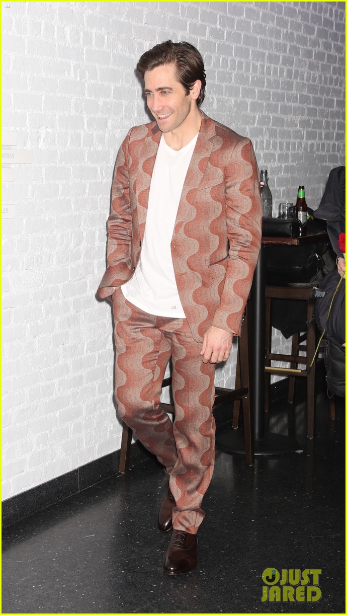 Jake Gyllenhaal & Tom Sturridge Open Off-Broadway Show 'Sea Wall/A Life ...