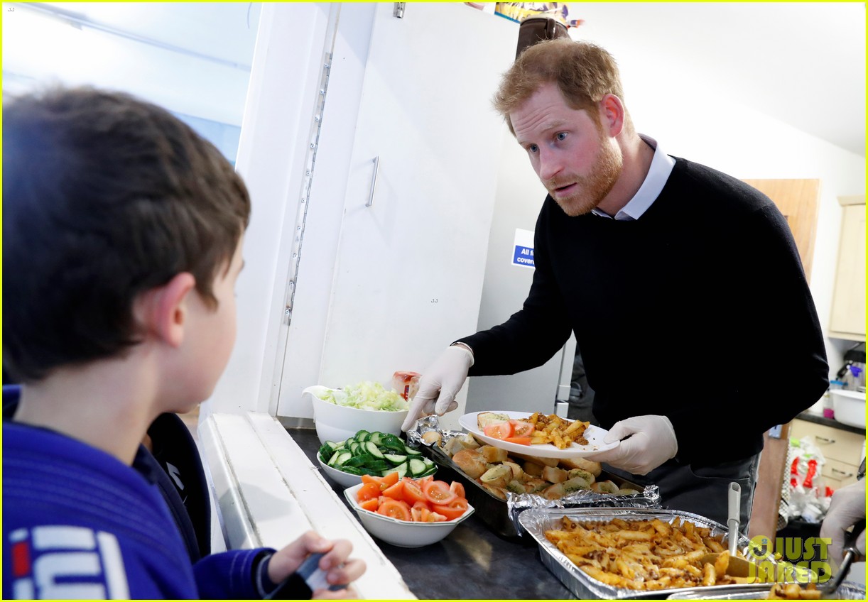 Prince Harry Meets With Students for Fit & Fed Initiative!: Photo ...