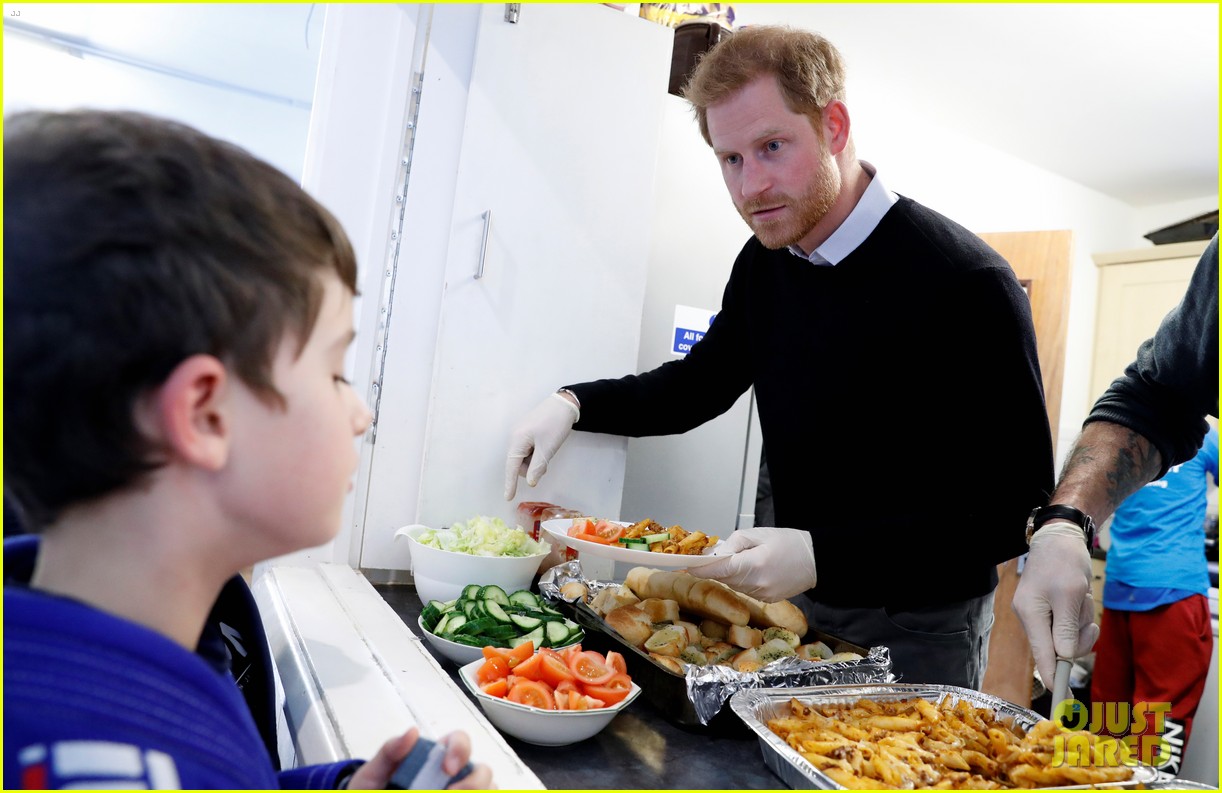 Prince Harry Meets With Students for Fit & Fed Initiative!: Photo ...