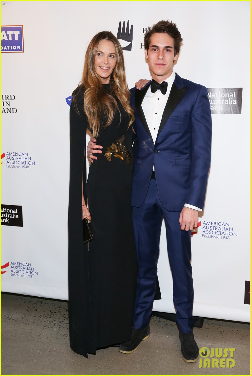 Hugh Jackman Helps Honor Elle Macpherson at American Australian Arts ...