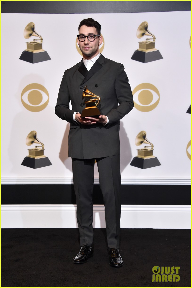 Jack Antonoff & St. Vincent Pose With Their Best Rock Song Grammy at ...