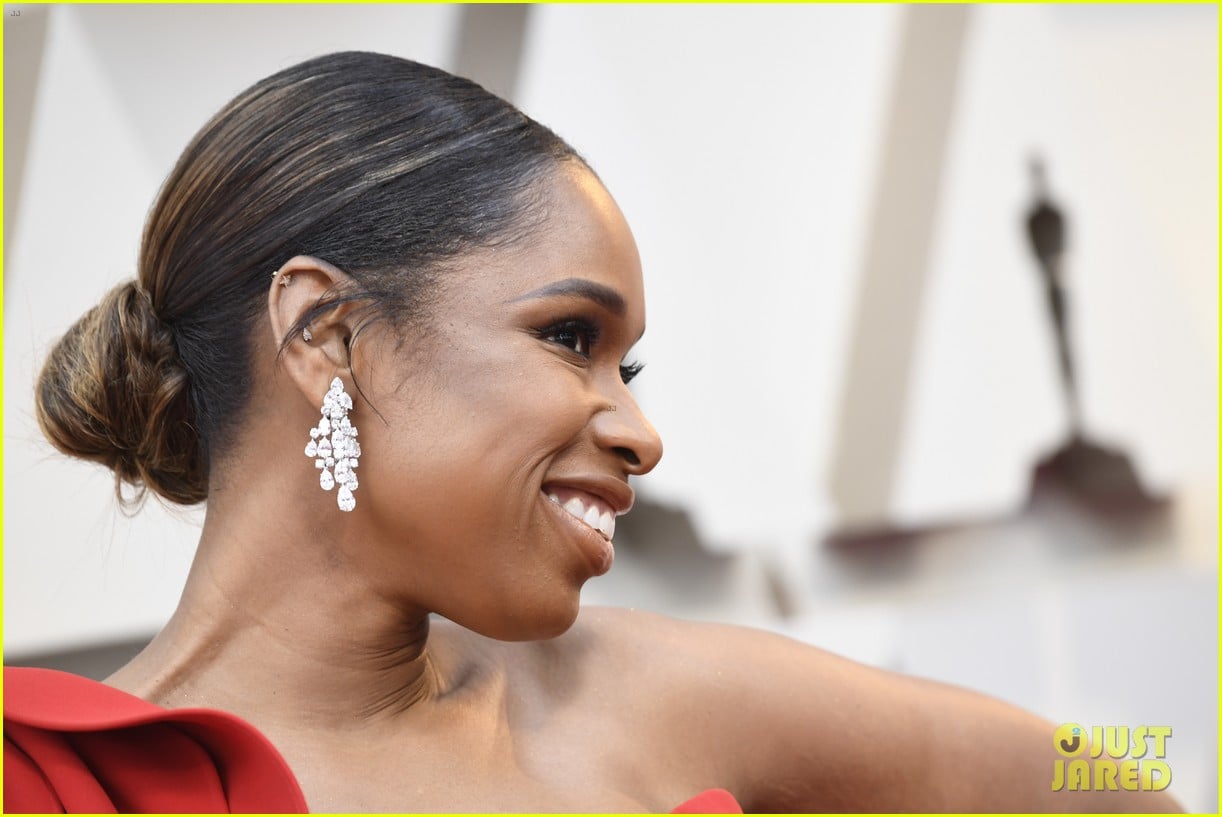 Jennifer Hudson Gets Glam on the Red Carpet at Oscars 2019: Photo ...