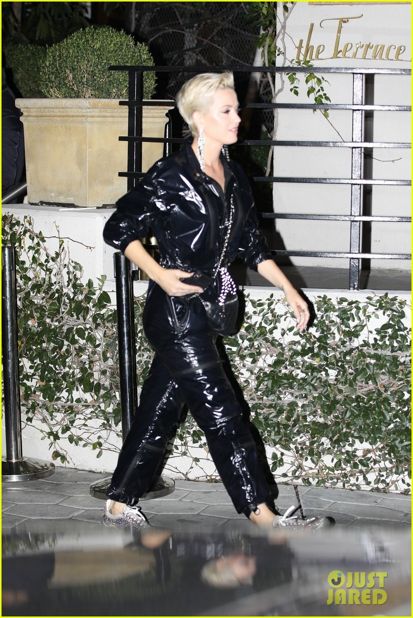 Katy Perry & Orlando Bloom Arrive on Motorcycle for Jennifer Aniston's ...