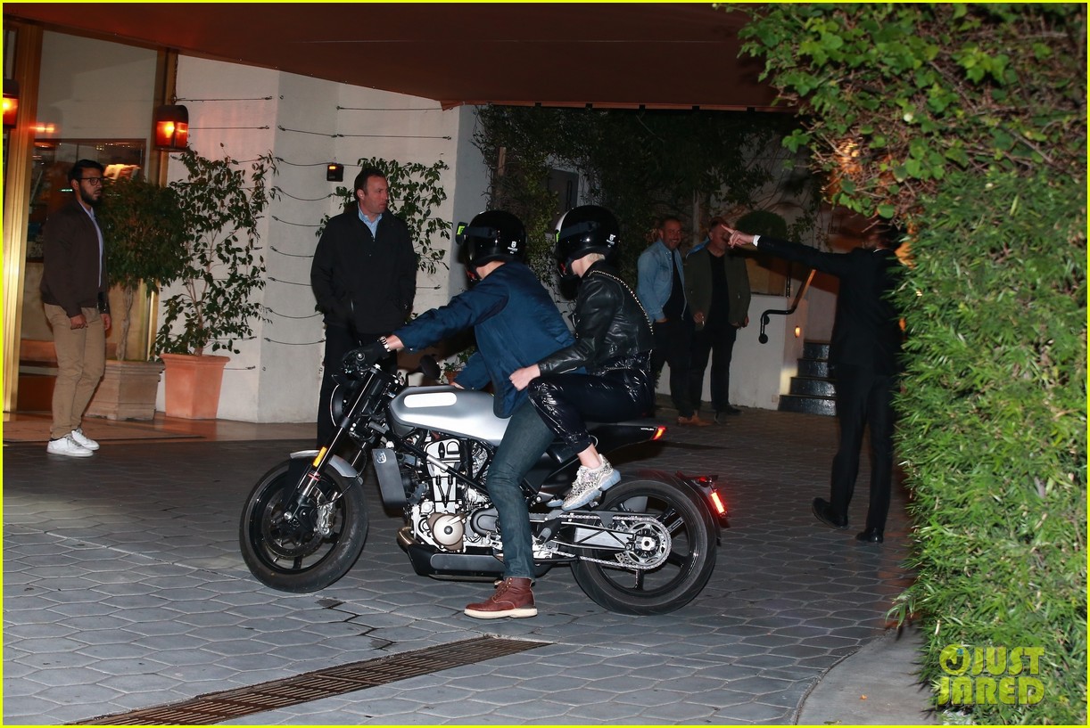 Katy Perry & Orlando Bloom Arrive on Motorcycle for Jennifer Aniston's ...