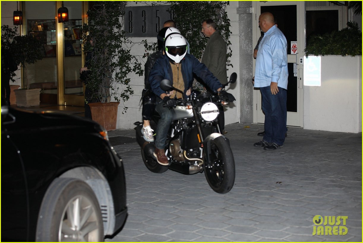 Katy Perry & Orlando Bloom Arrive on Motorcycle for Jennifer Aniston's ...