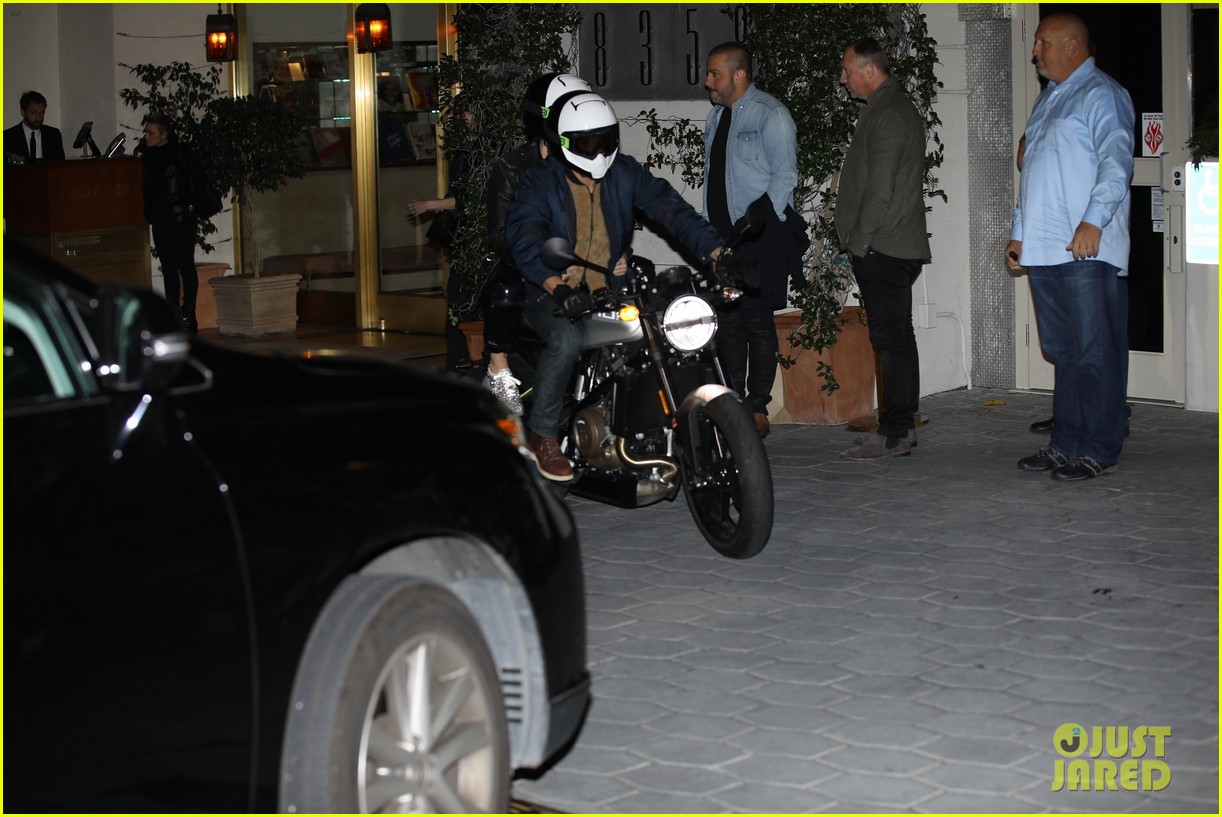 Katy Perry & Orlando Bloom Arrive on Motorcycle for Jennifer Aniston's ...