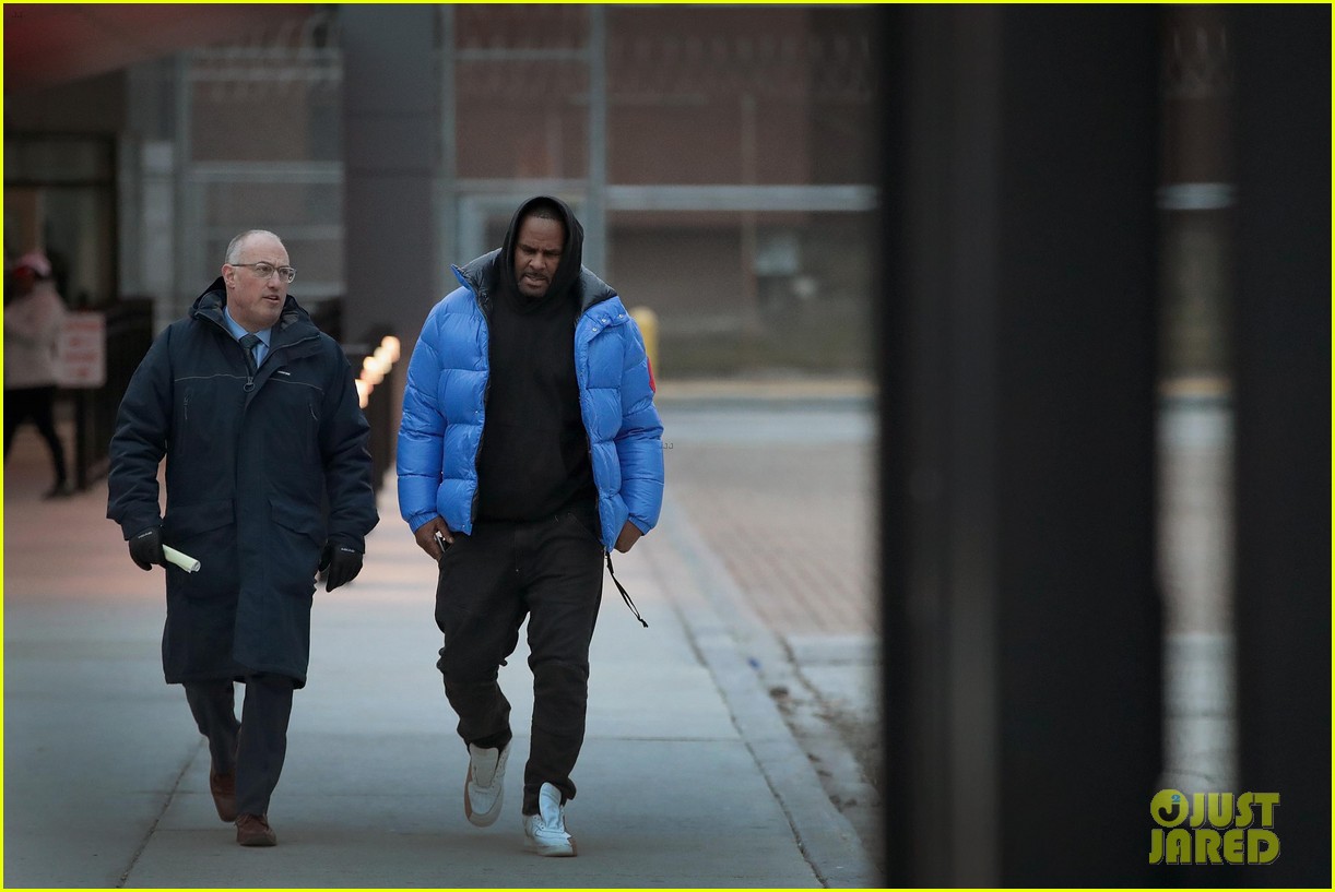 R. Kelly Released From Jail After Posting $100 Thousand Bail: Photo ...