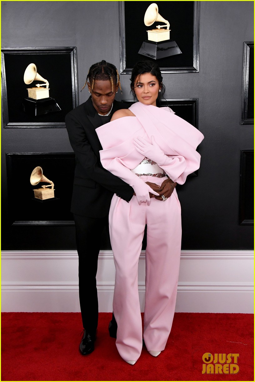 Kylie Jenner & Travis Scott Share Lots of PDA at Grammys 2019: Photo ...