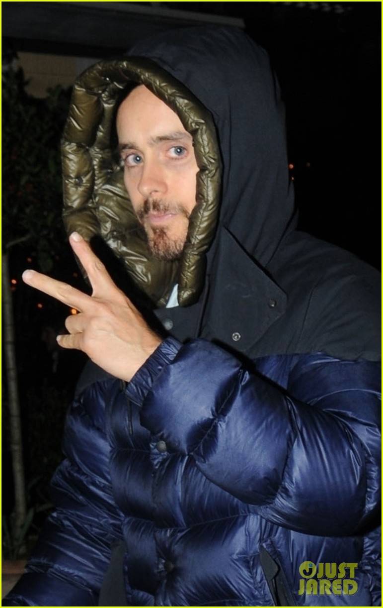 Jared Leto Tosses Up the Peace Sign While Out in London: Photo 4249110 ...