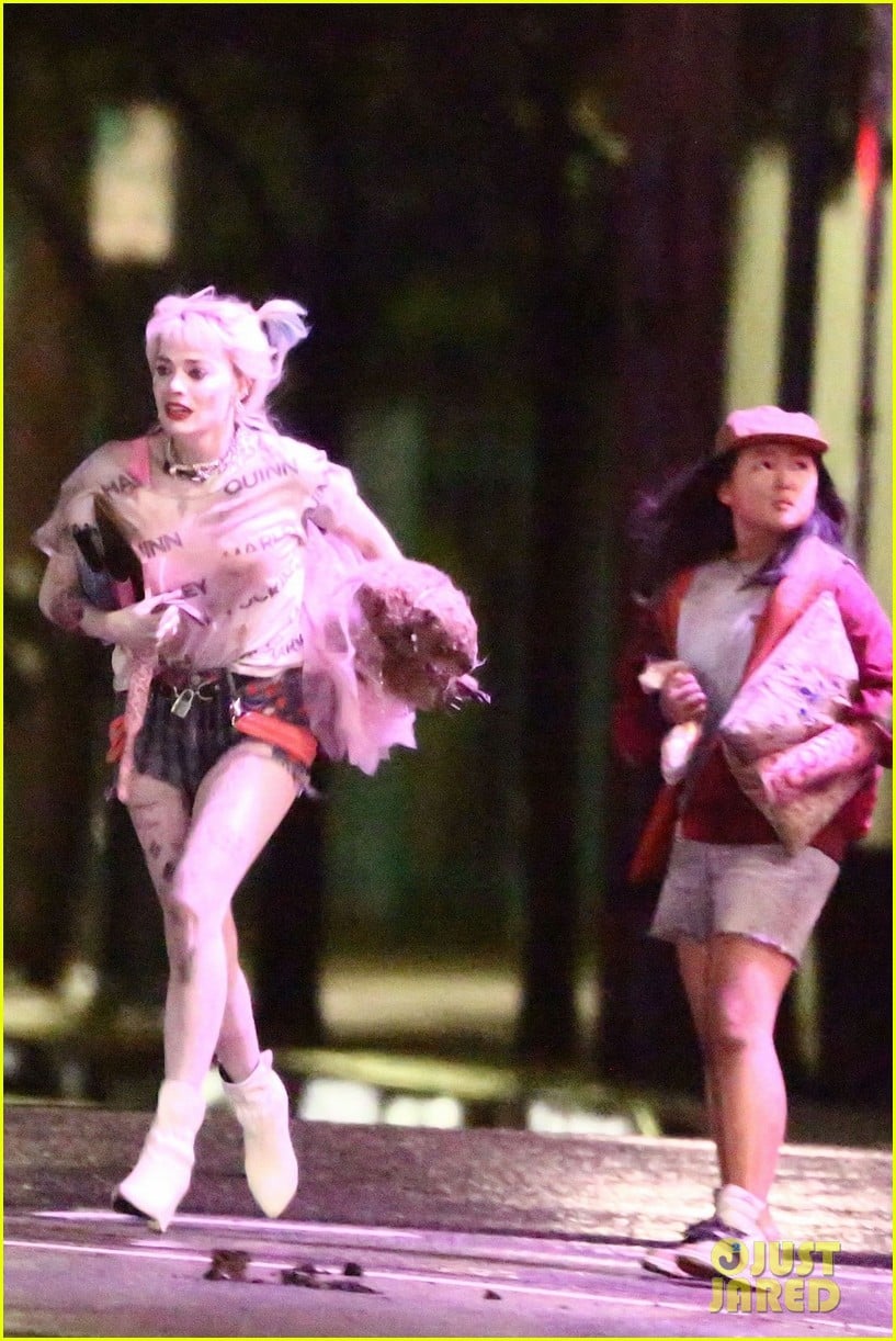 Margot Robbie Films More 'Birds of Prey' Scenes with Ella Jay Basco: Photo 4243083 | Photos ...