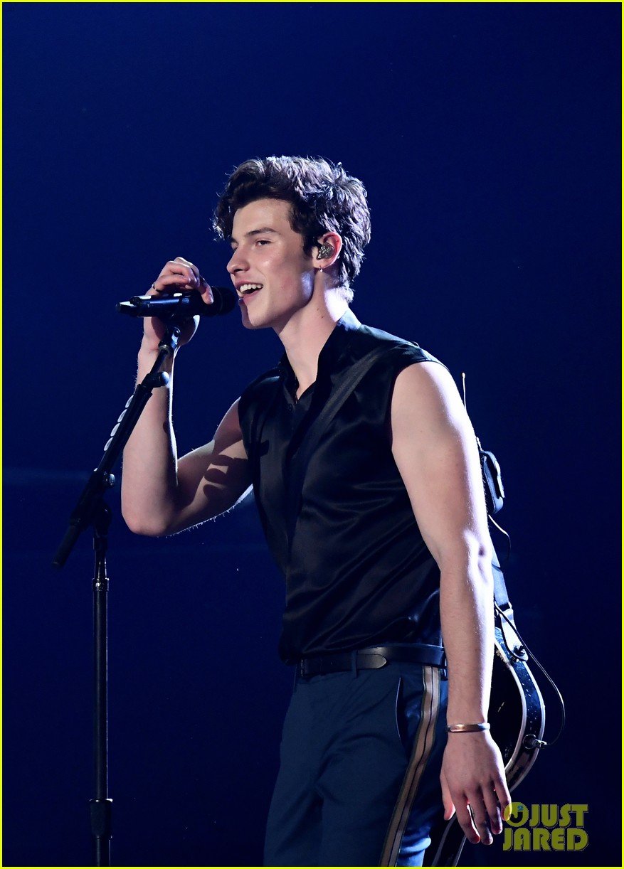 Shawn Johnson Biceps