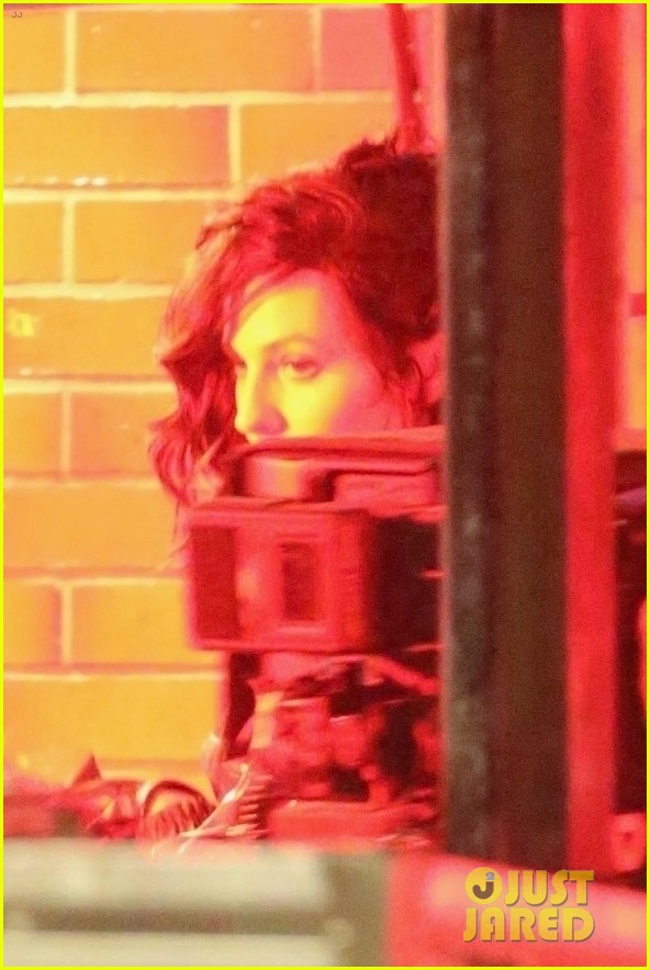 Mary Elizabeth Winstead Films 'Birds of Prey' Scenes with Her Stunt ...