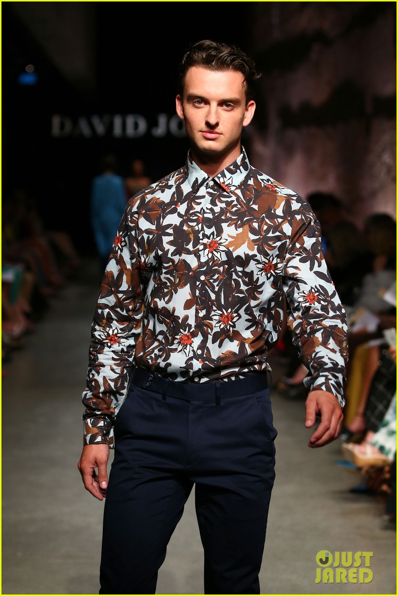 Margot Robbie's Hot Brother Cameron Makes Runway Debut!: Photo 4224417 ...