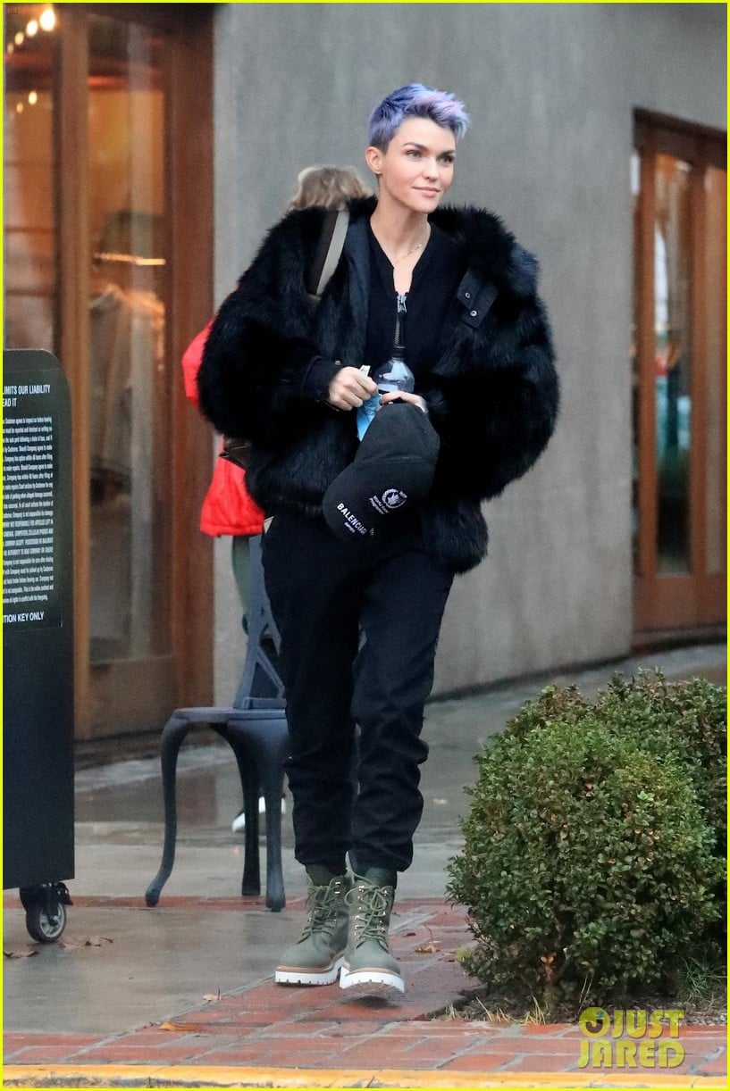 Ruby Rose Debuts a New Purple Hair Color!: Photo 4223377 | Pictures ...