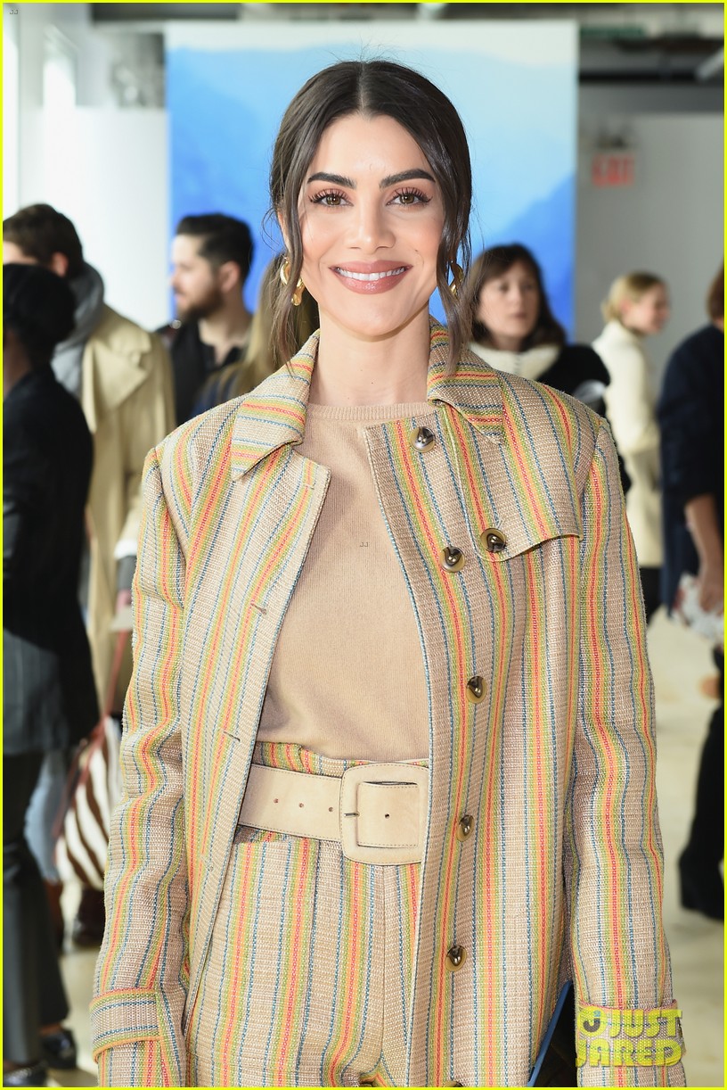 Zoe Saldana, Naomi Watts & Mindy Kaling Buddy Up at Tory Burch NYFW ...