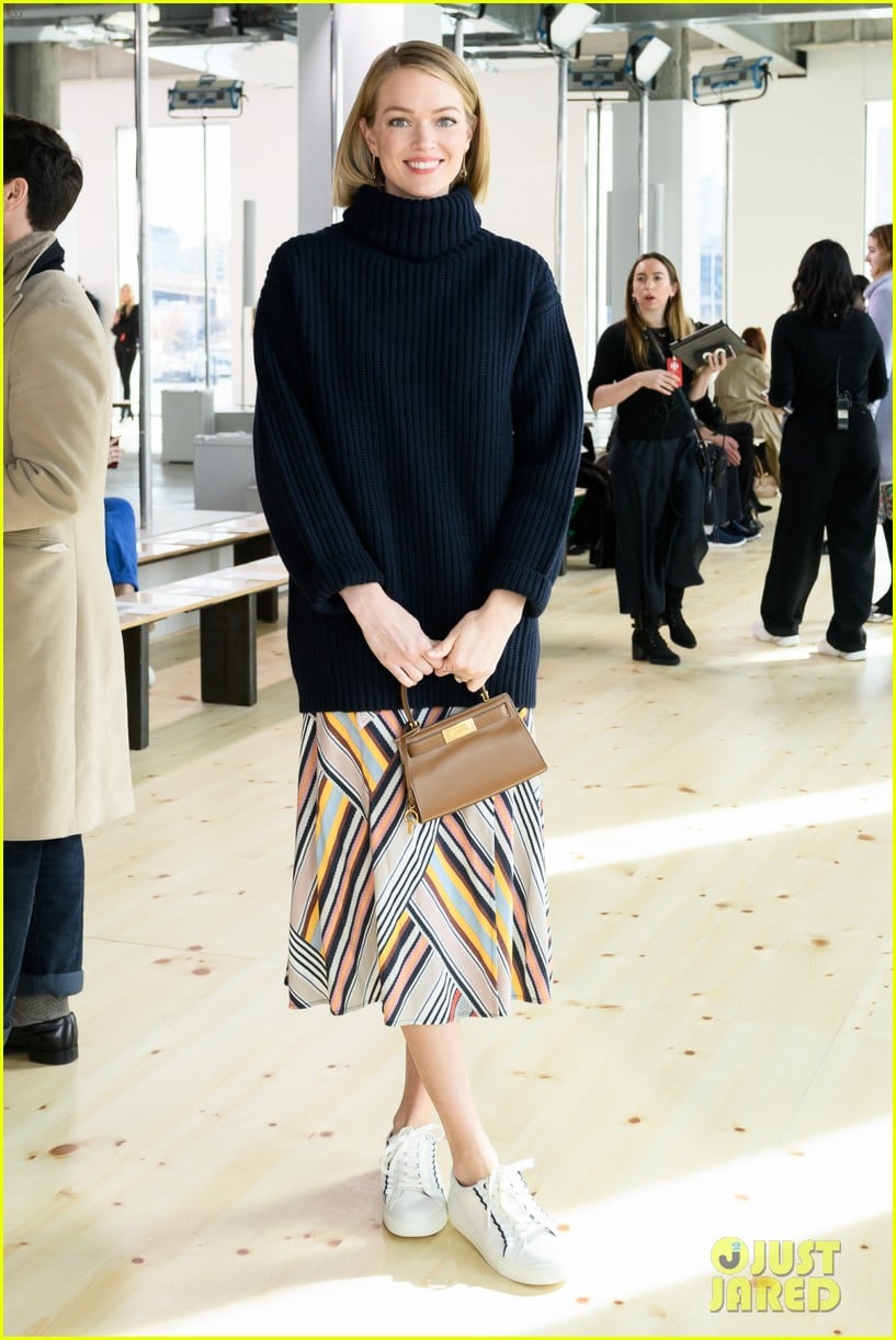 Zoe Saldana, Naomi Watts & Mindy Kaling Buddy Up at Tory Burch NYFW ...