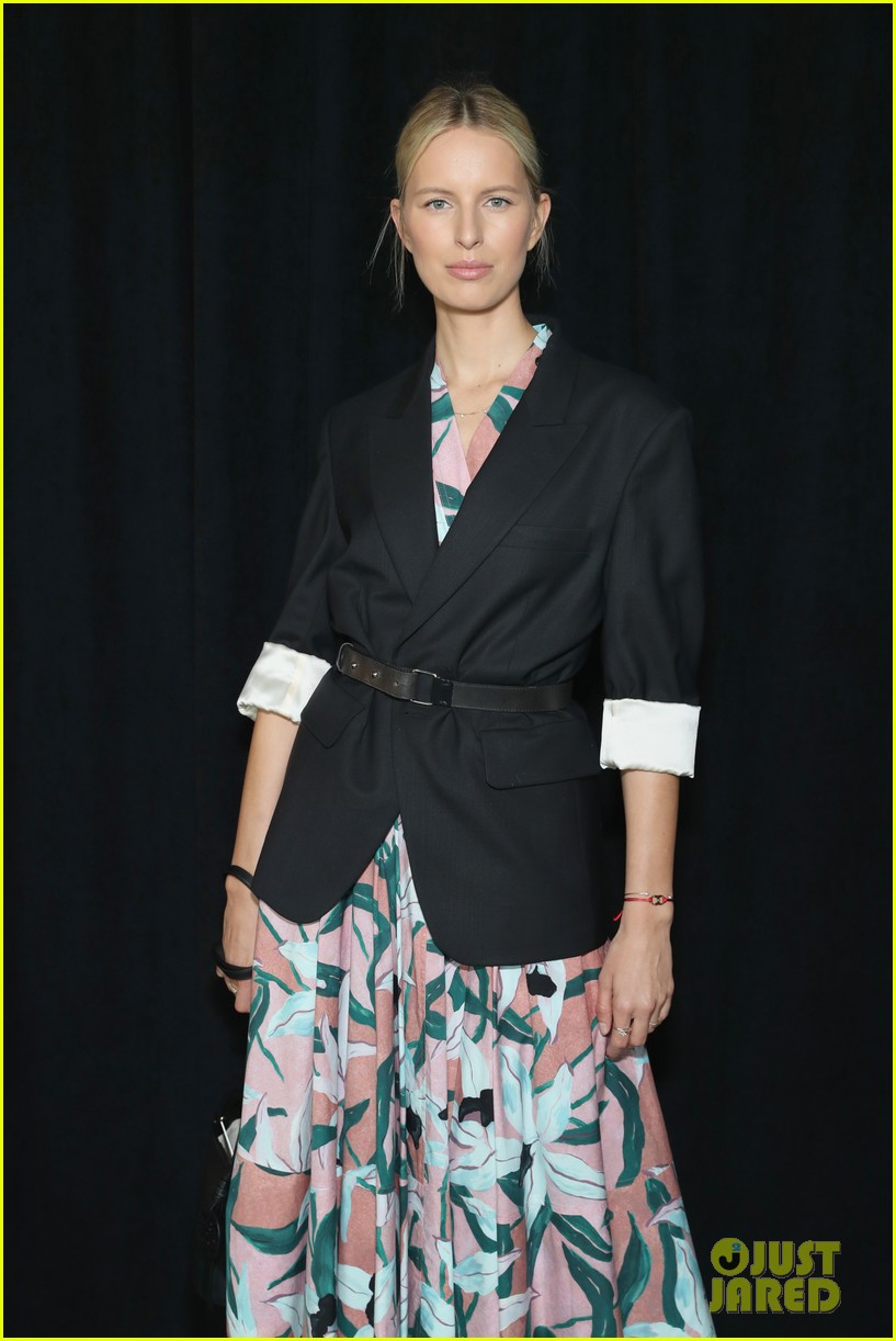 Zoe Saldana, Naomi Watts & Mindy Kaling Buddy Up at Tory Burch NYFW ...