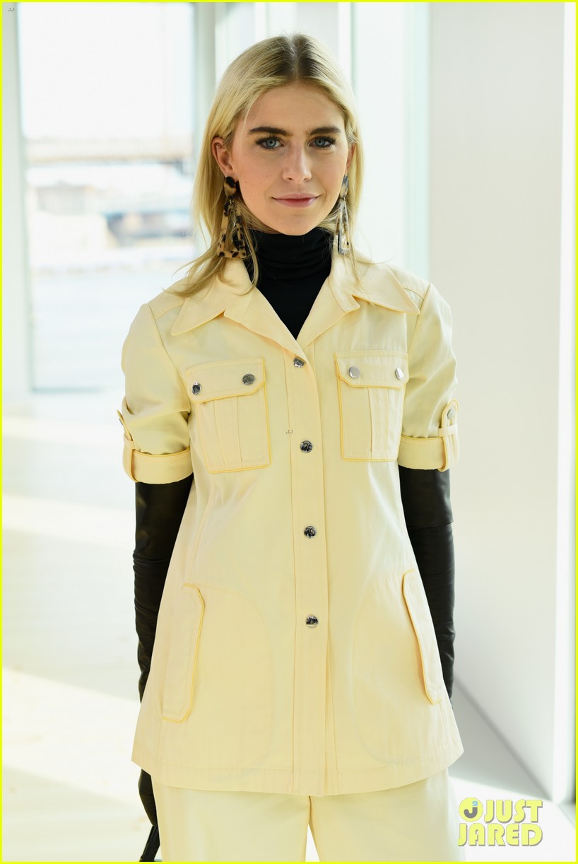 Zoe Saldana, Naomi Watts & Mindy Kaling Buddy Up at Tory Burch NYFW ...