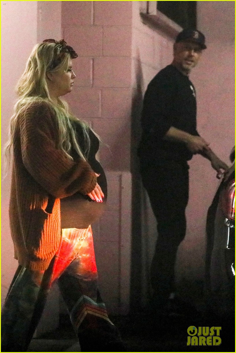 Pregnant Jessica Simpson Looks Ready to Give Birth Any Day!: Photo ...